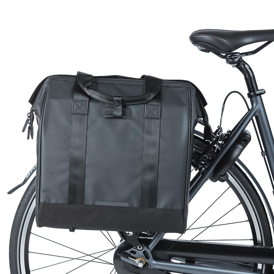 Basil Grand Pannier 23L Black – 365 Cycles